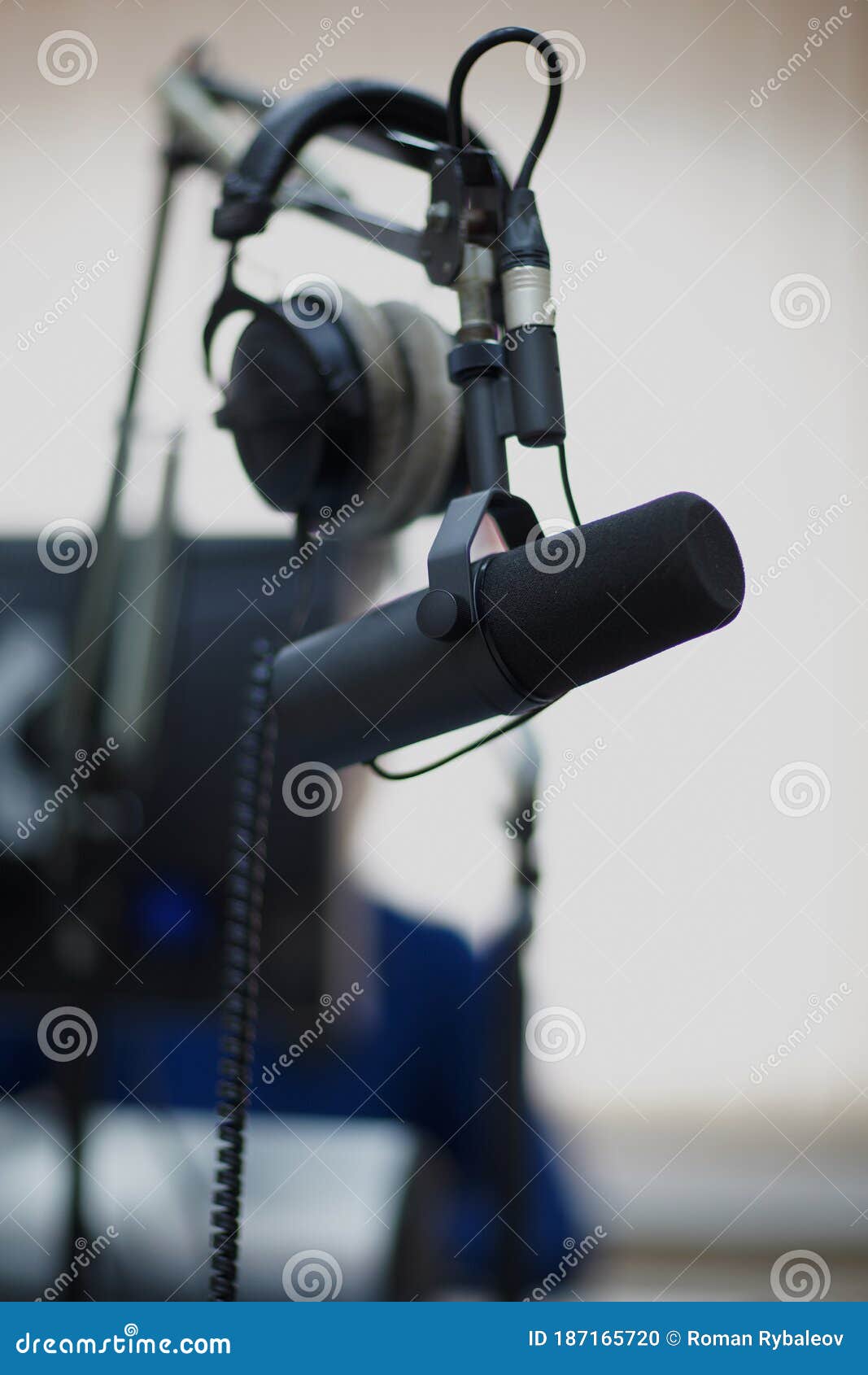 Microfoni Per Presentatori Radio Nella Sala Radio Fotografia Stock ...