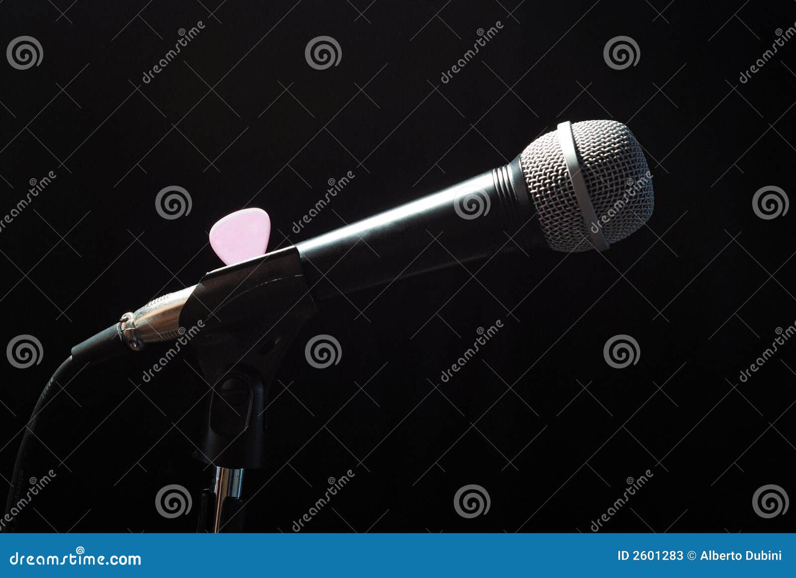 Microfoon op de staaf stock afbeelding. Image of controle - 2601283