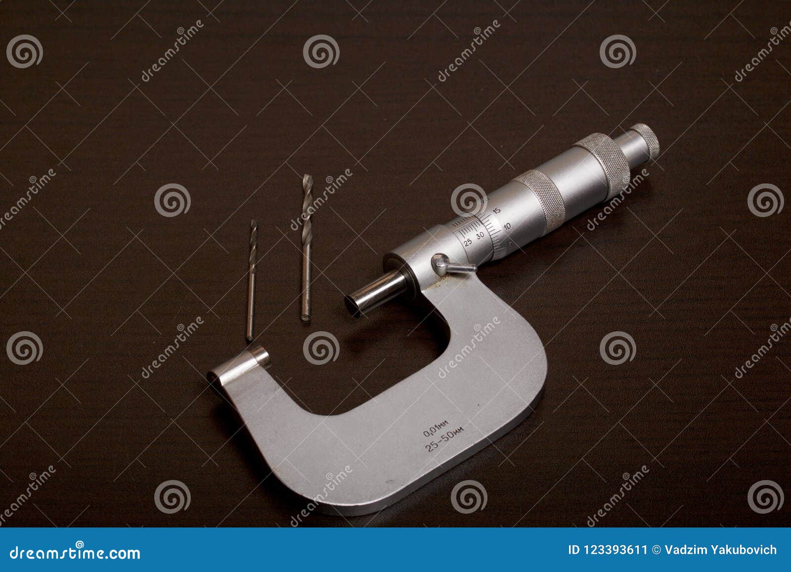 Micrometer with a Circular Scale for External Measurements and a ...
