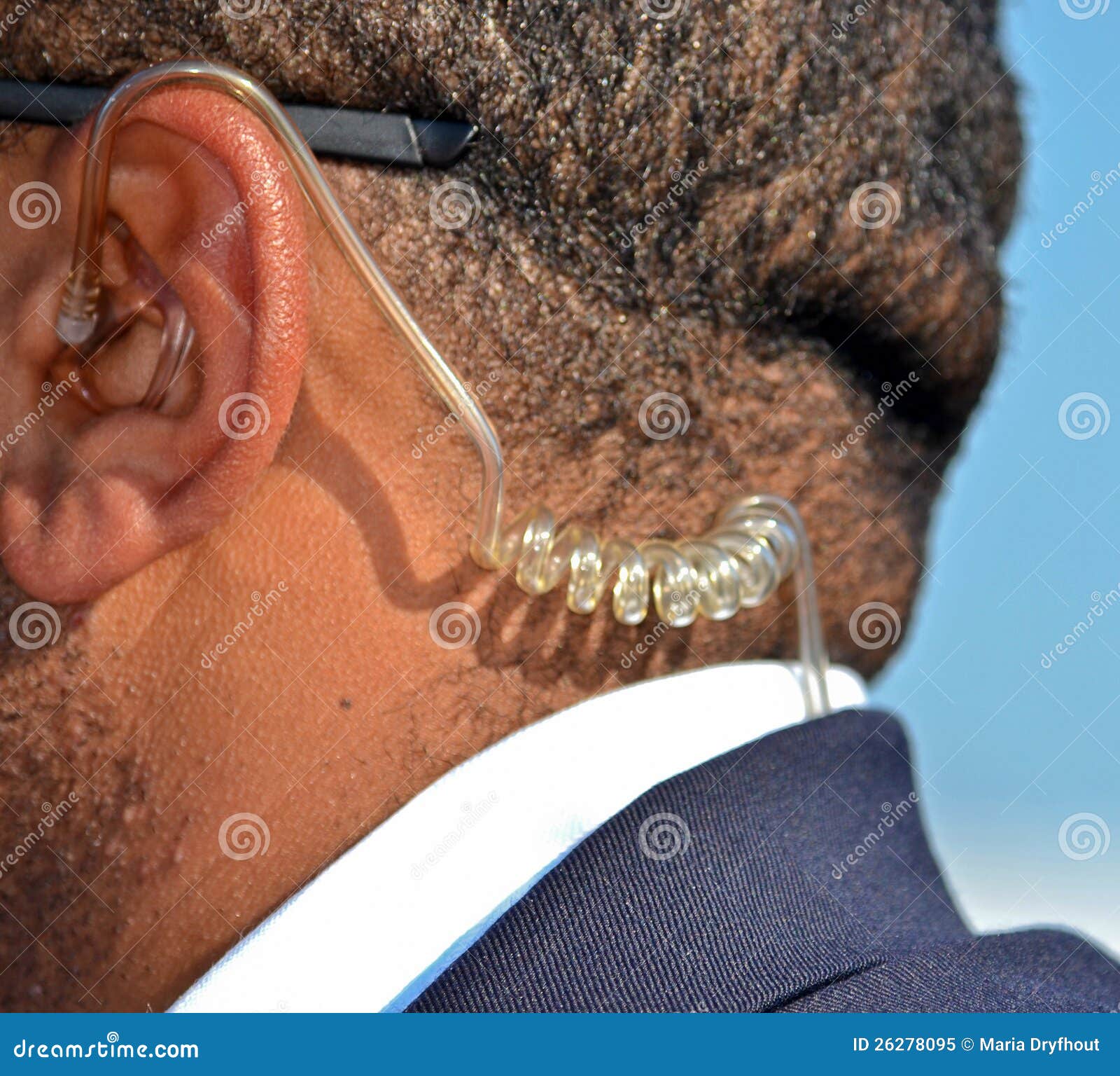 Microphone dans l'oreille image stock. Image du plastique - 26278095