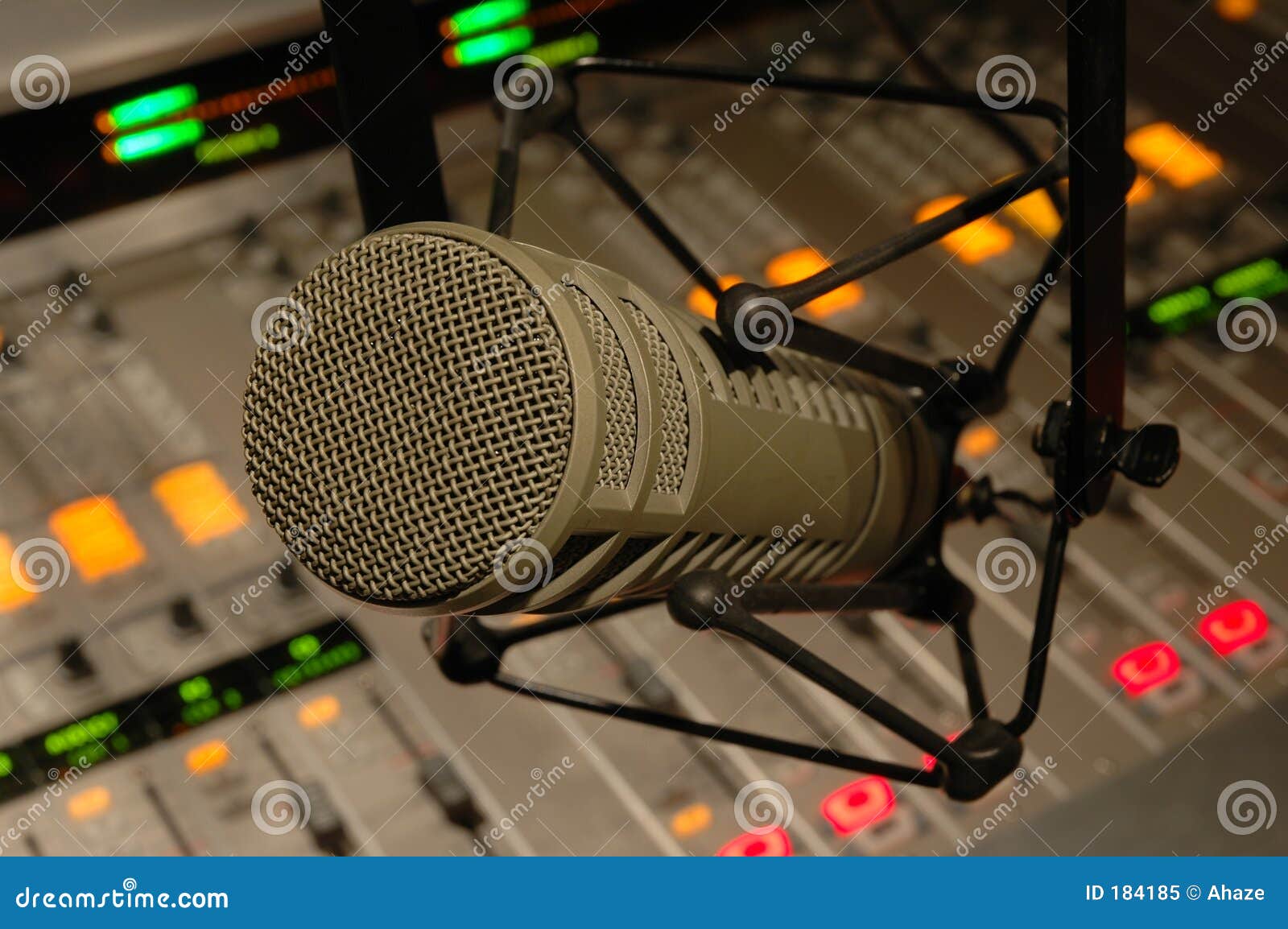 Microphone de studio image stock. Image du micro, studio - 184185