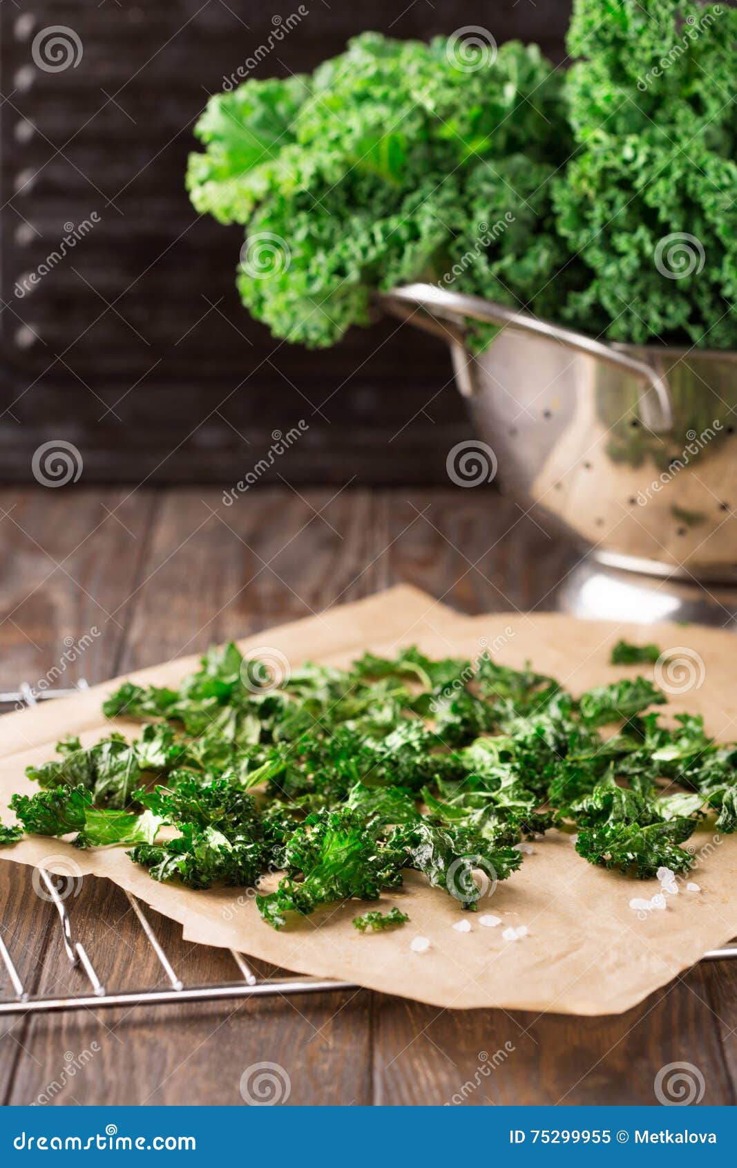 Microprocesadores Hechos En Casa De La Col Rizada Imagen de archivo - Imagen de bocado, dieta ...