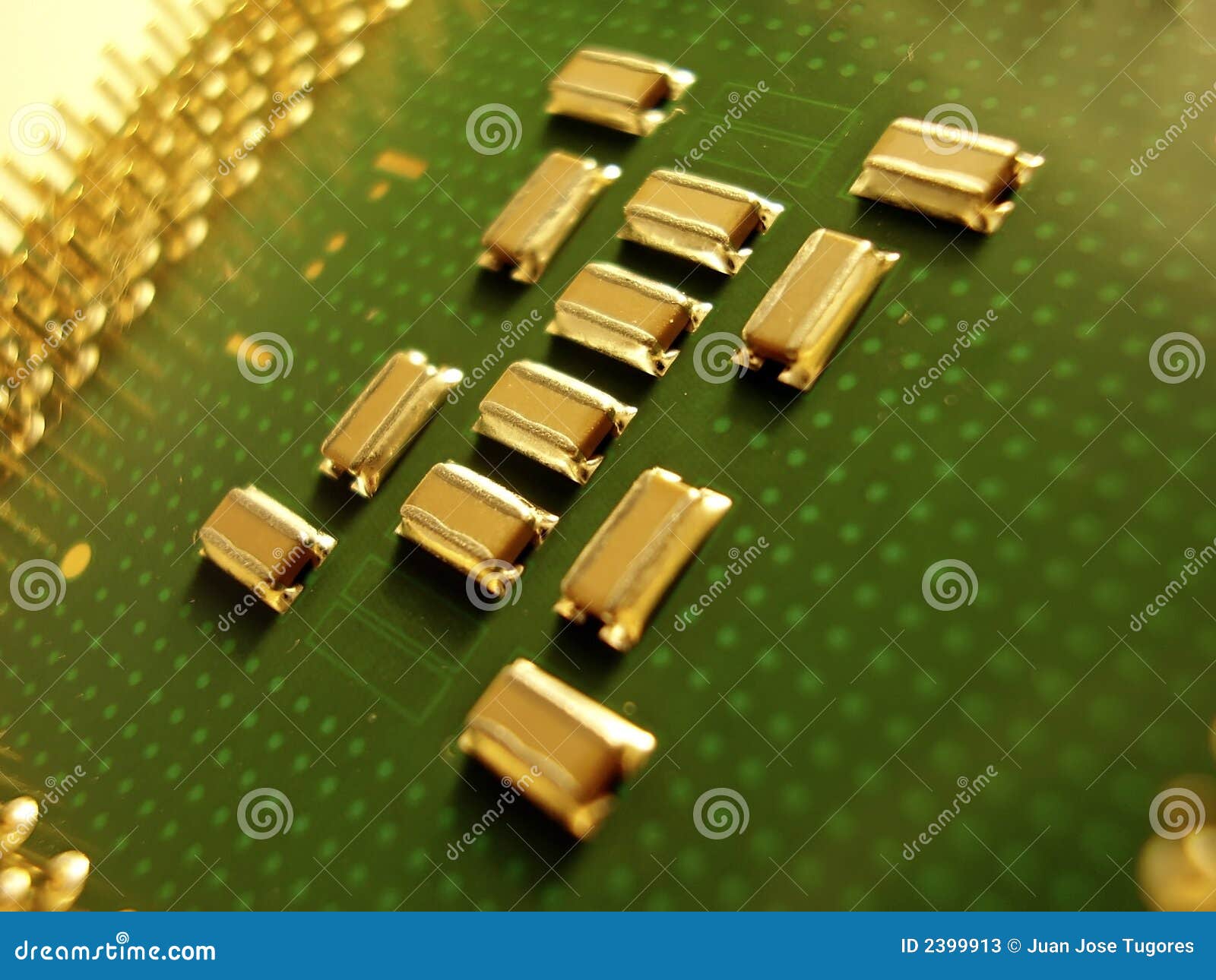 Microprocesseur image stock. Image du matériel, processeur - 2399913