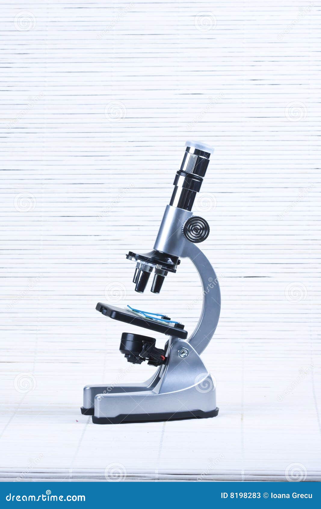 Microscópio imagem de stock. Imagem de ferramenta, minerais - 8198283