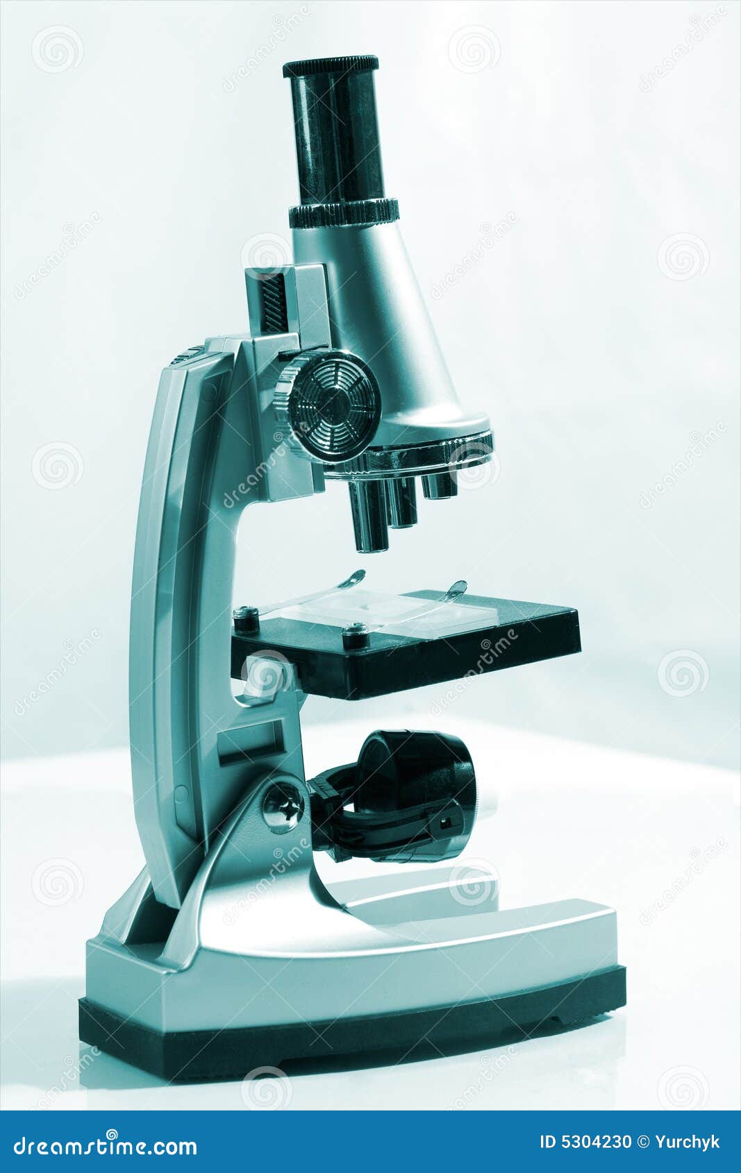 Microscope photo stock. Image du analyse, matériel, médecine - 5304230