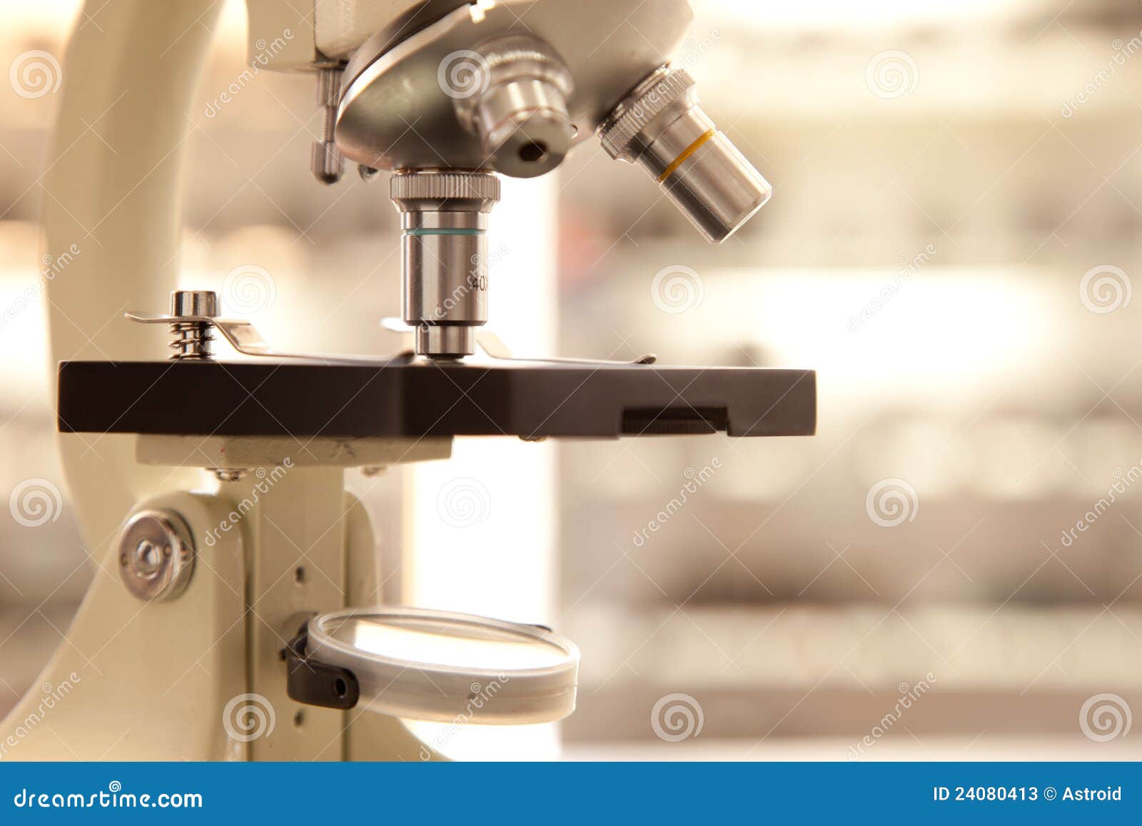 Microscope De Laboratoire Photos stock - Image: 24080413