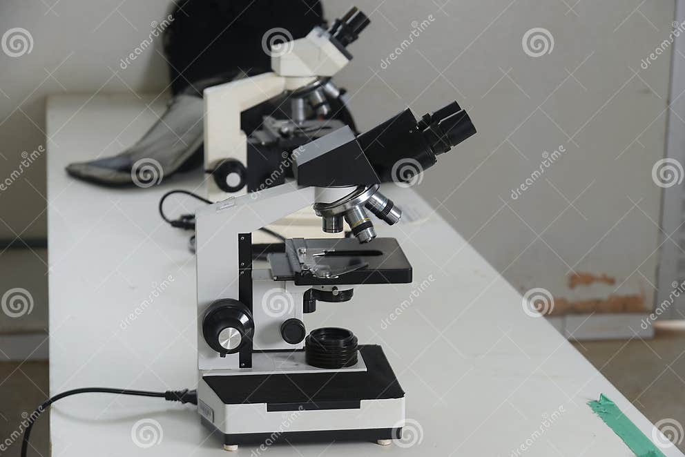Microscope Optical Instrument Capable of Magnifying Images of Very ...