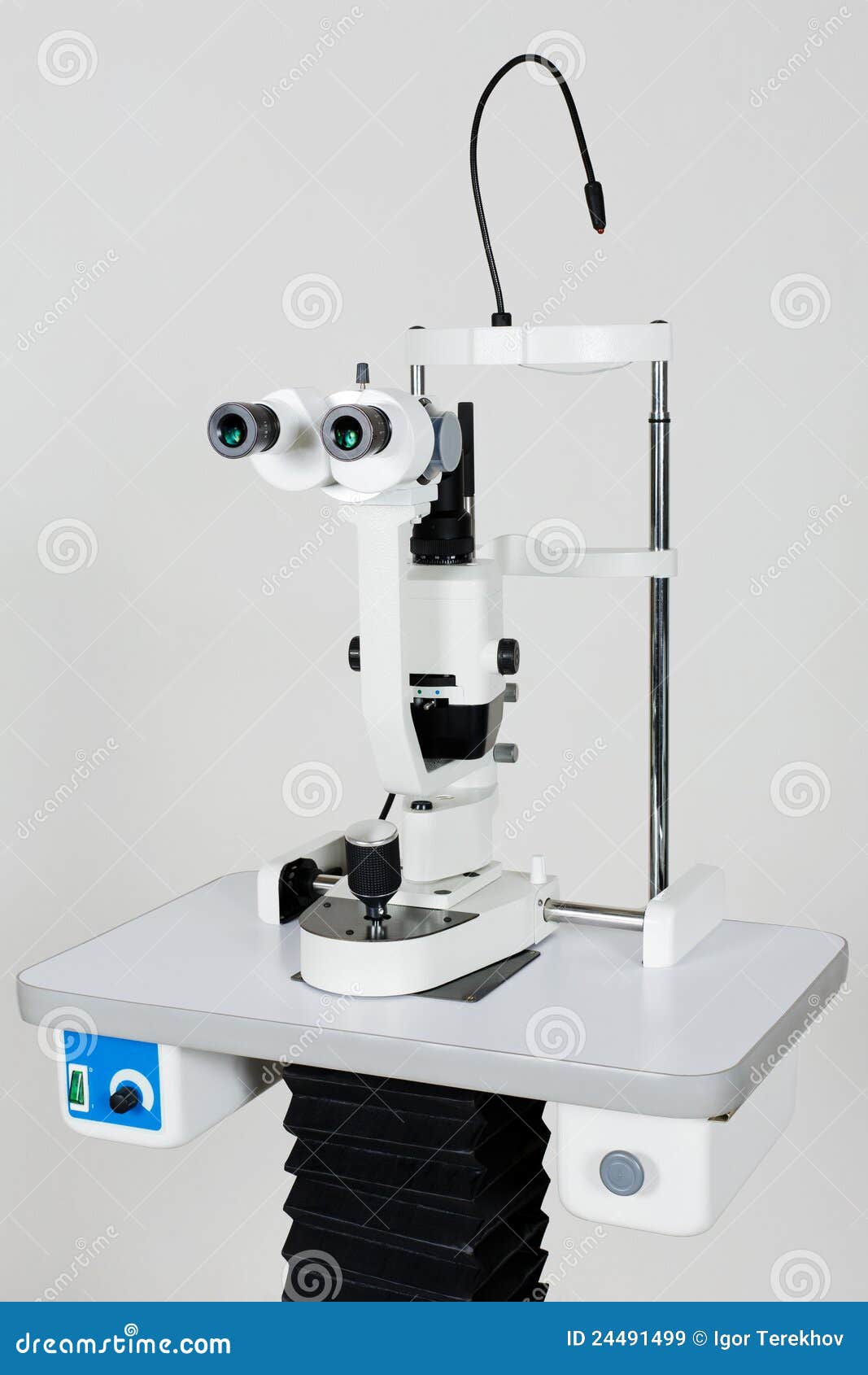 Microscopio moderno imagen de archivo. Imagen de oculista - 24491499