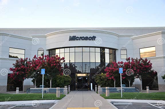Microsoft building editorial photography. Image of redmond - 18655332