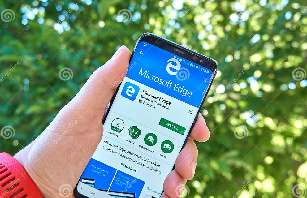 Microsoft Edge Mobile App on Samsung S8. Editorial Photography - Image ...