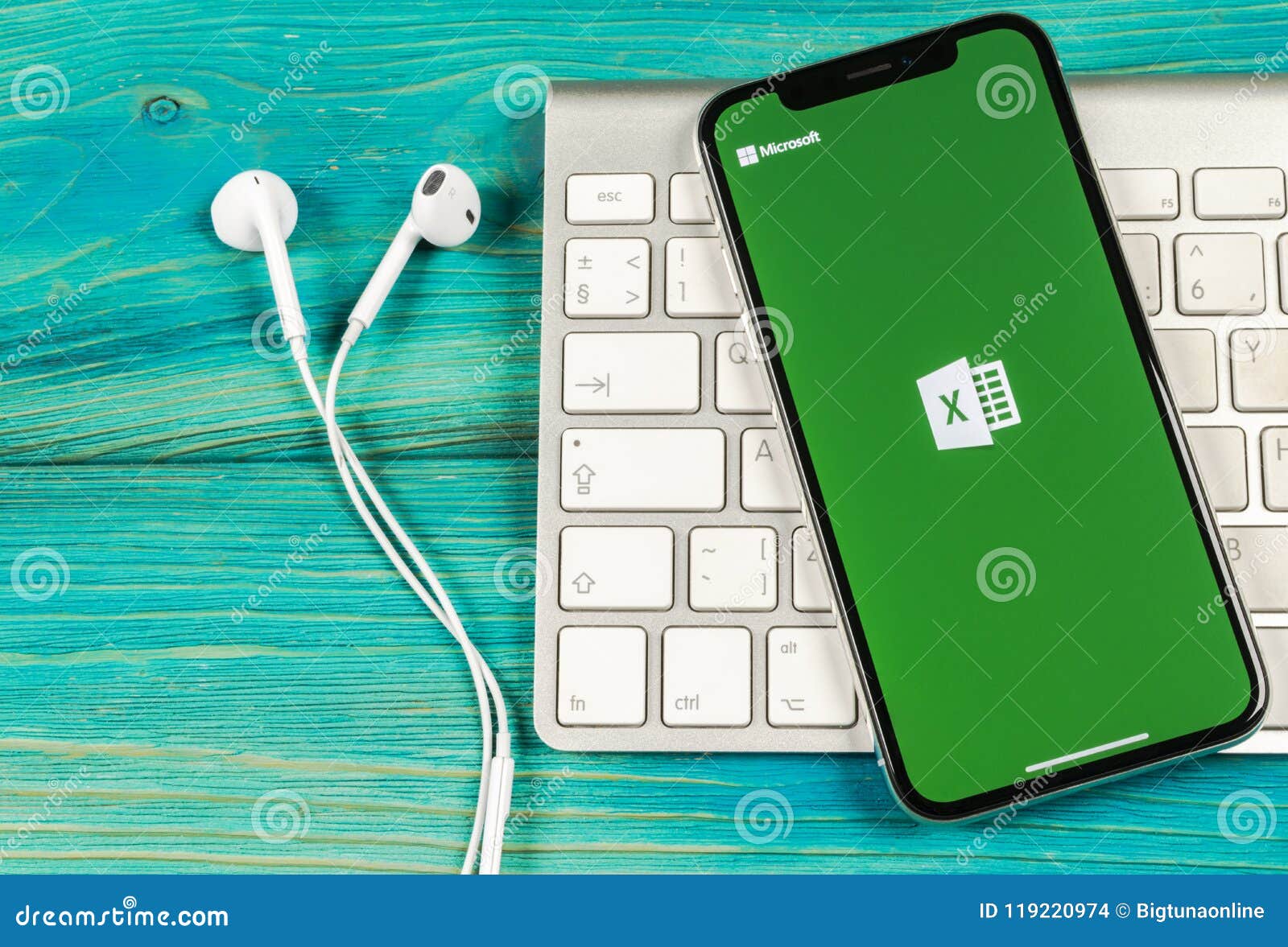 Microsoft Exel Application Icon On Apple IPhone X Screen Close-up ...