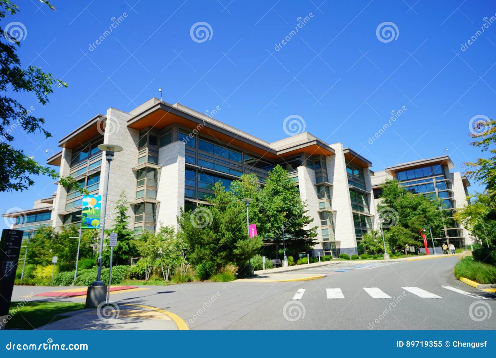 Microsoft headquarter editorial image. Image of glass - 89719355