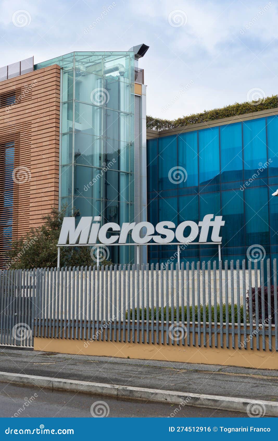 Microsoft Logo. Microsoft Headquarters in Rome Editorial Photo - Image ...