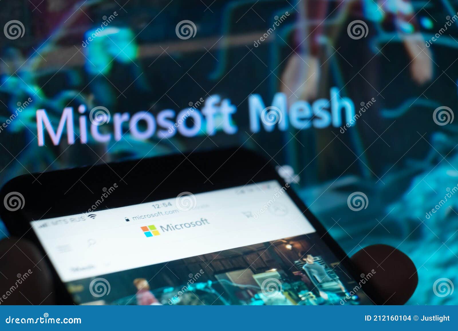 Microsoft Mesh a New Mixed-reality Platform on Smartphone Display. VR ...