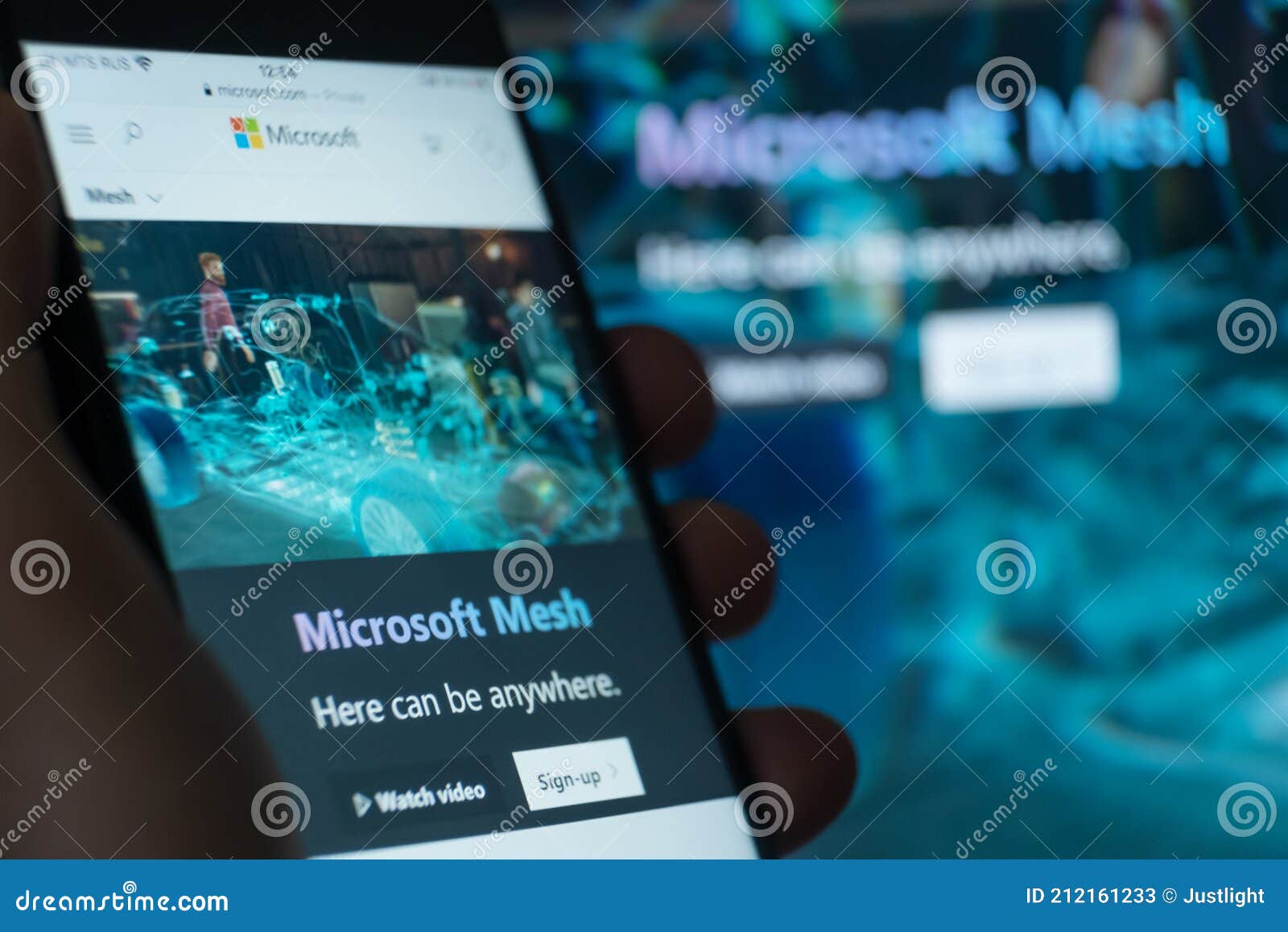 Microsoft Mesh a New Mixed-reality Platform on Smartphone Display. VR ...
