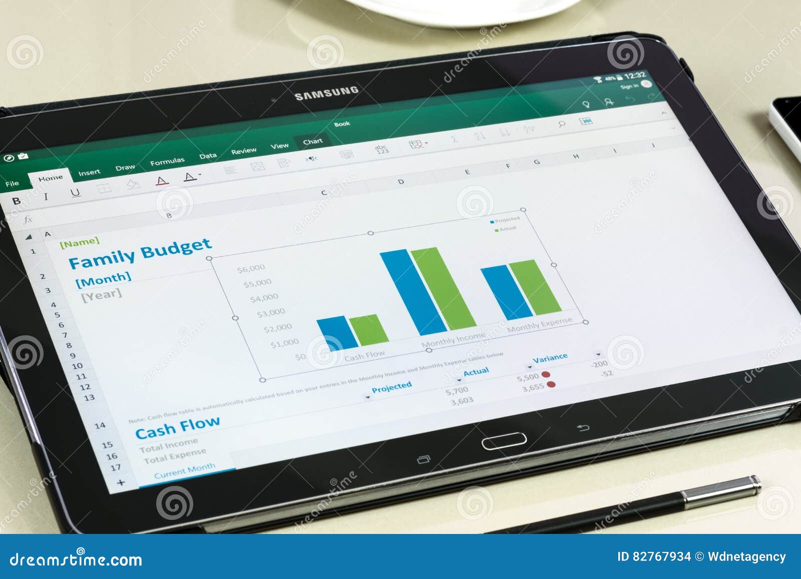 Microsoft Office Excel App En La Tableta De Samsung Imagen de archivo ...