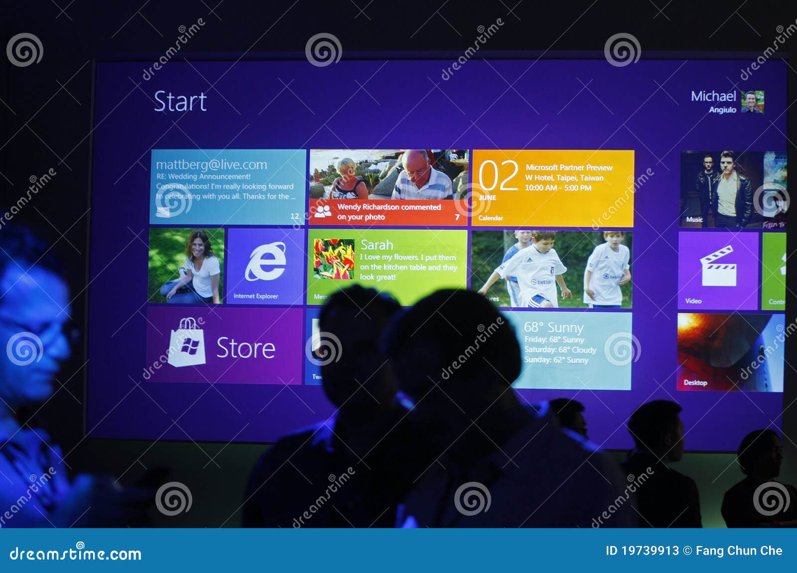Microsoft Previews Window 8 Editorial Stock Photo - Image of ... Microsoft Previews Window 8 Editorial Stock Photo - Image of ...