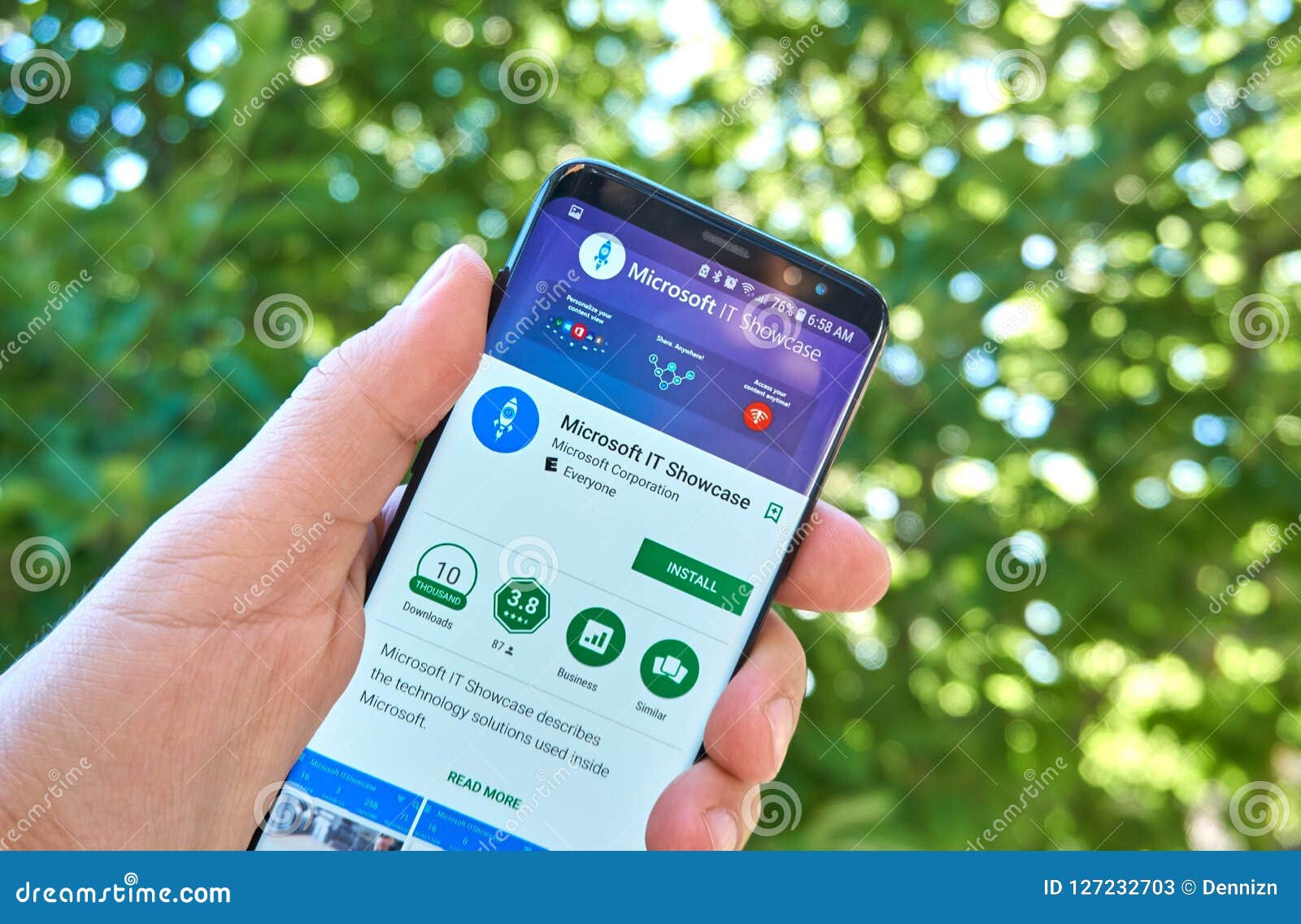 Microsoft it Showcase Mobile App on Samsung S8. Editorial Stock Photo ...