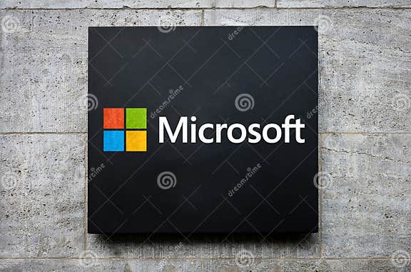 Microsoft Store logo editorial stock photo. Image of software - 250761983