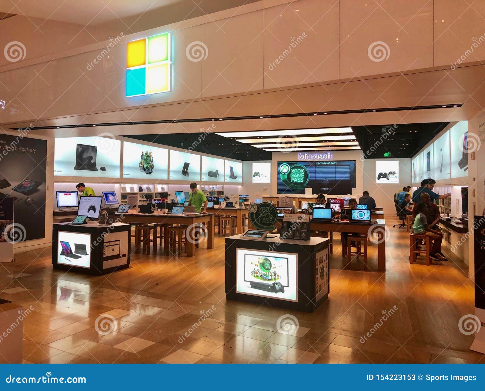 Microsoft Store. editorial stock photo. Image of computers - 154223153