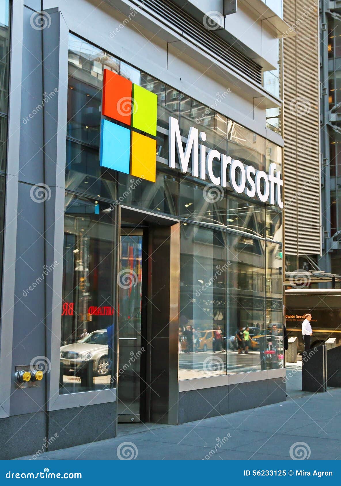 Microsoft Store editorial image. Image of manhattan, office - 56233125