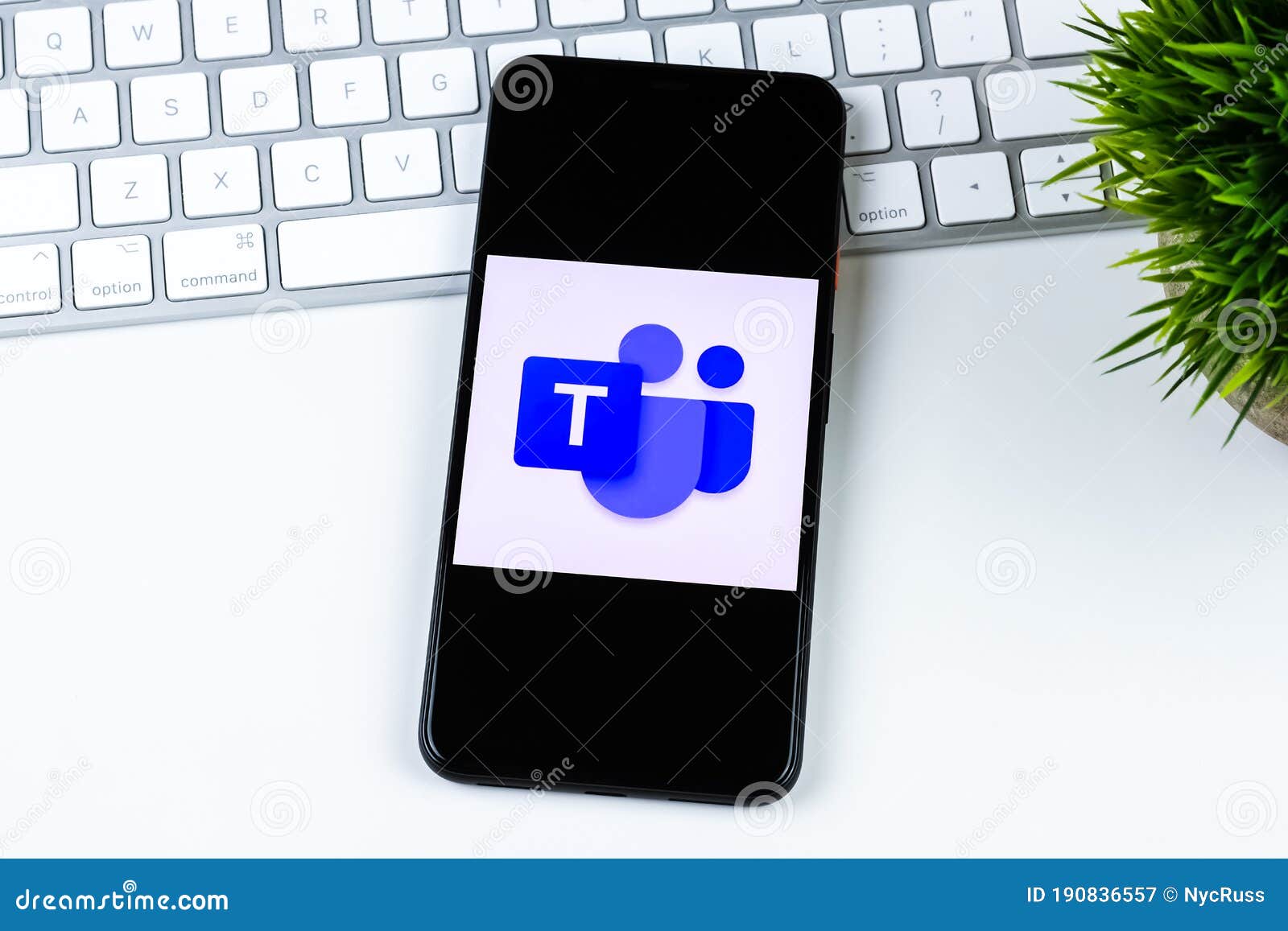 Microsoft Teams App Logo on a Smartphone Screen. Editorial Photography ...