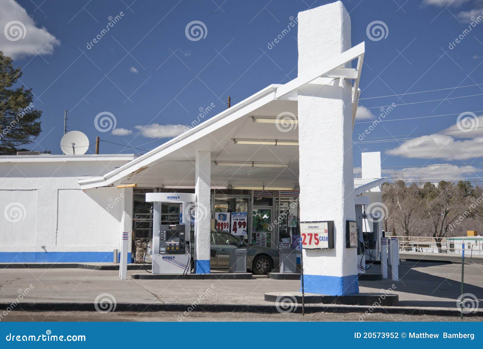 Mid-Century Modern Gas Station Editorial Photography - Image of eaves ...