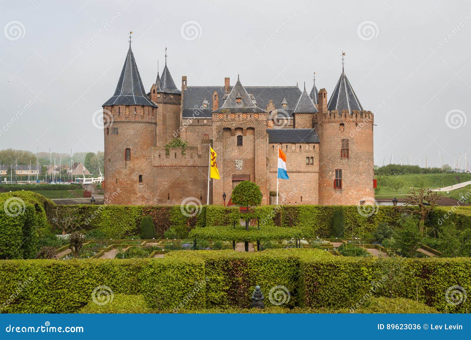 Middeleeuws Kasteel in Muiden Stock Foto - Image of fort, nederlands ...