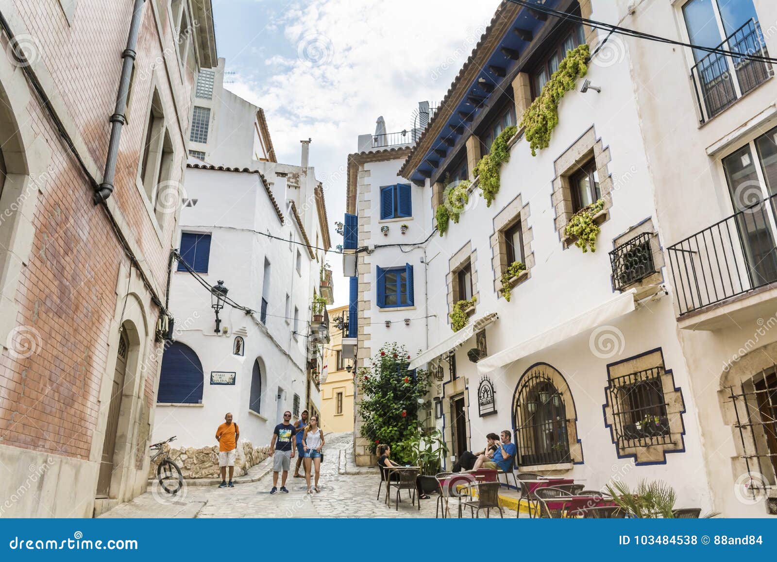 Middeleeuwse Straat in De Oude Stad Van Sitges, Spanje Redactionele ...