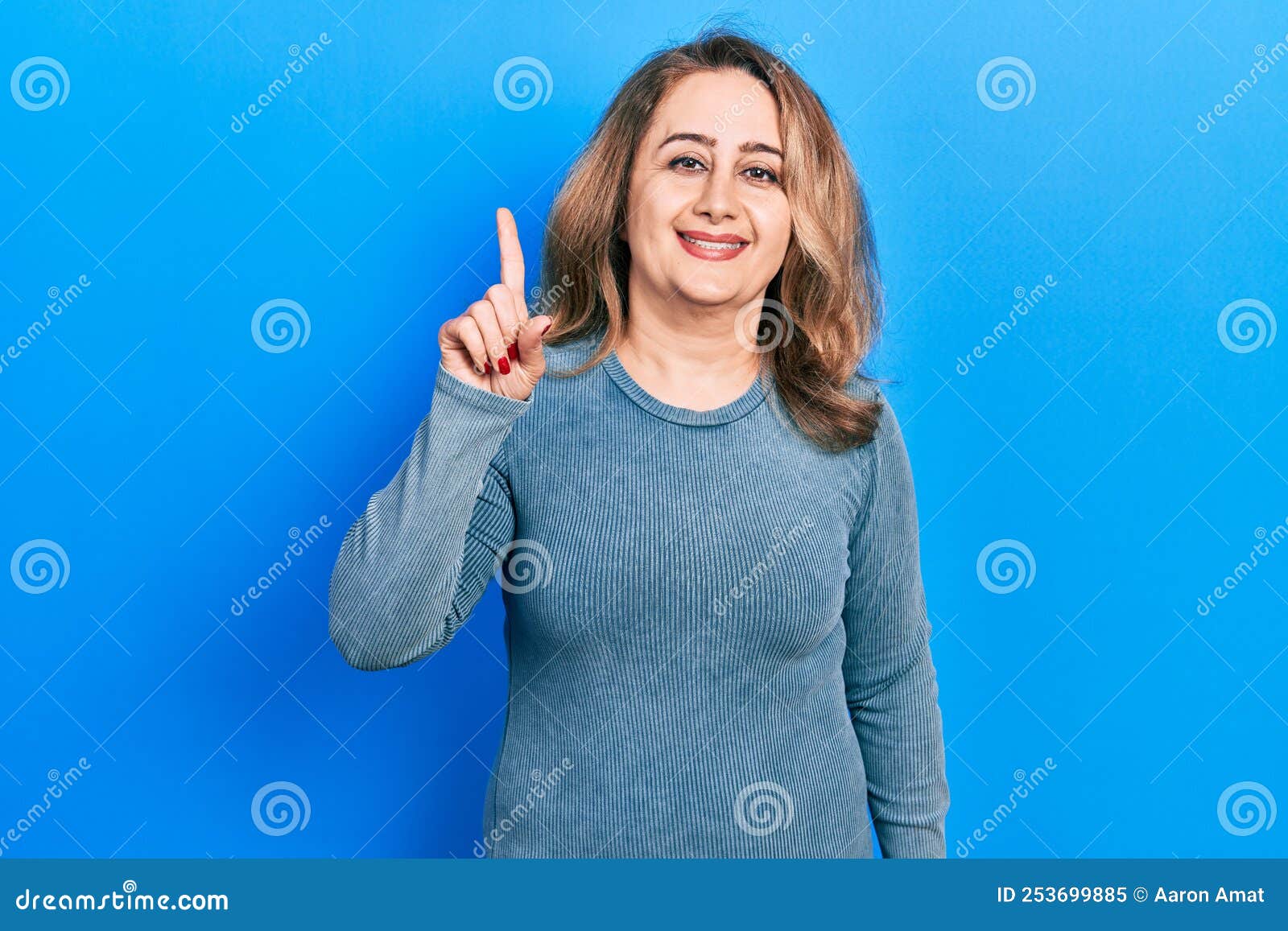 Middle Age Caucasian Woman Wearing Casual Clothes Smiling With An Idea