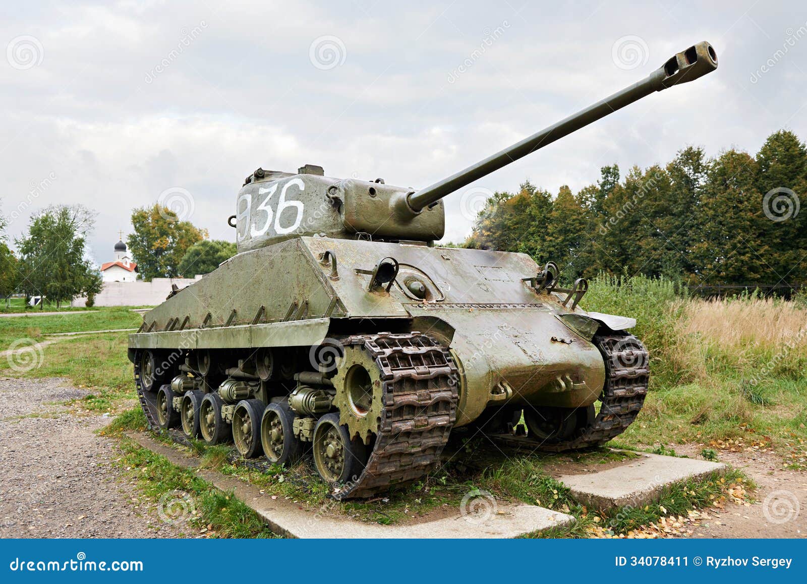 Middle Tank Army USA M4 Sherman Stock Image - Image of landscape ...