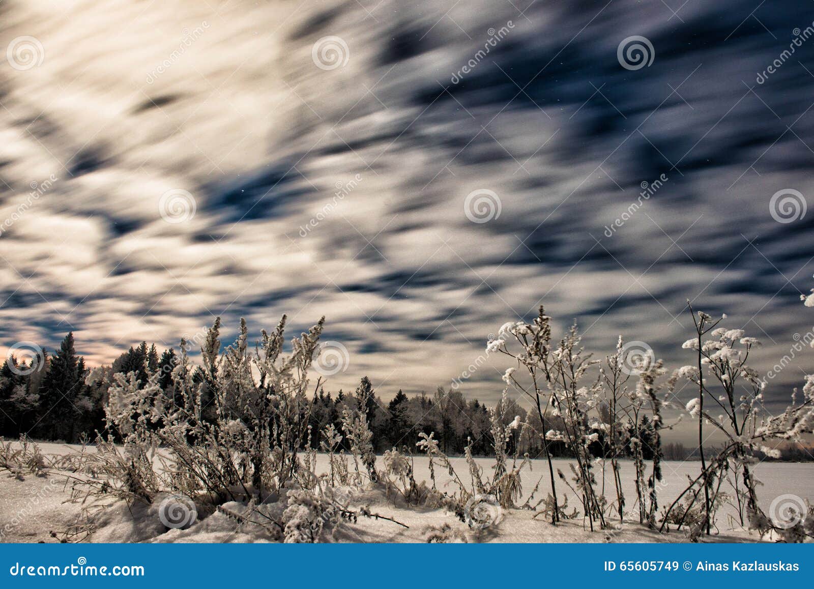 At Midnight during a Full Moon Stock Image - Image of snow, lake: 65605749
