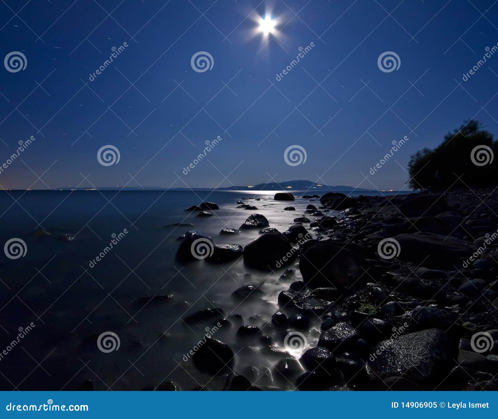 Midnight Romantizm Under Moonlight Stock Image - Image of nightscape ...
