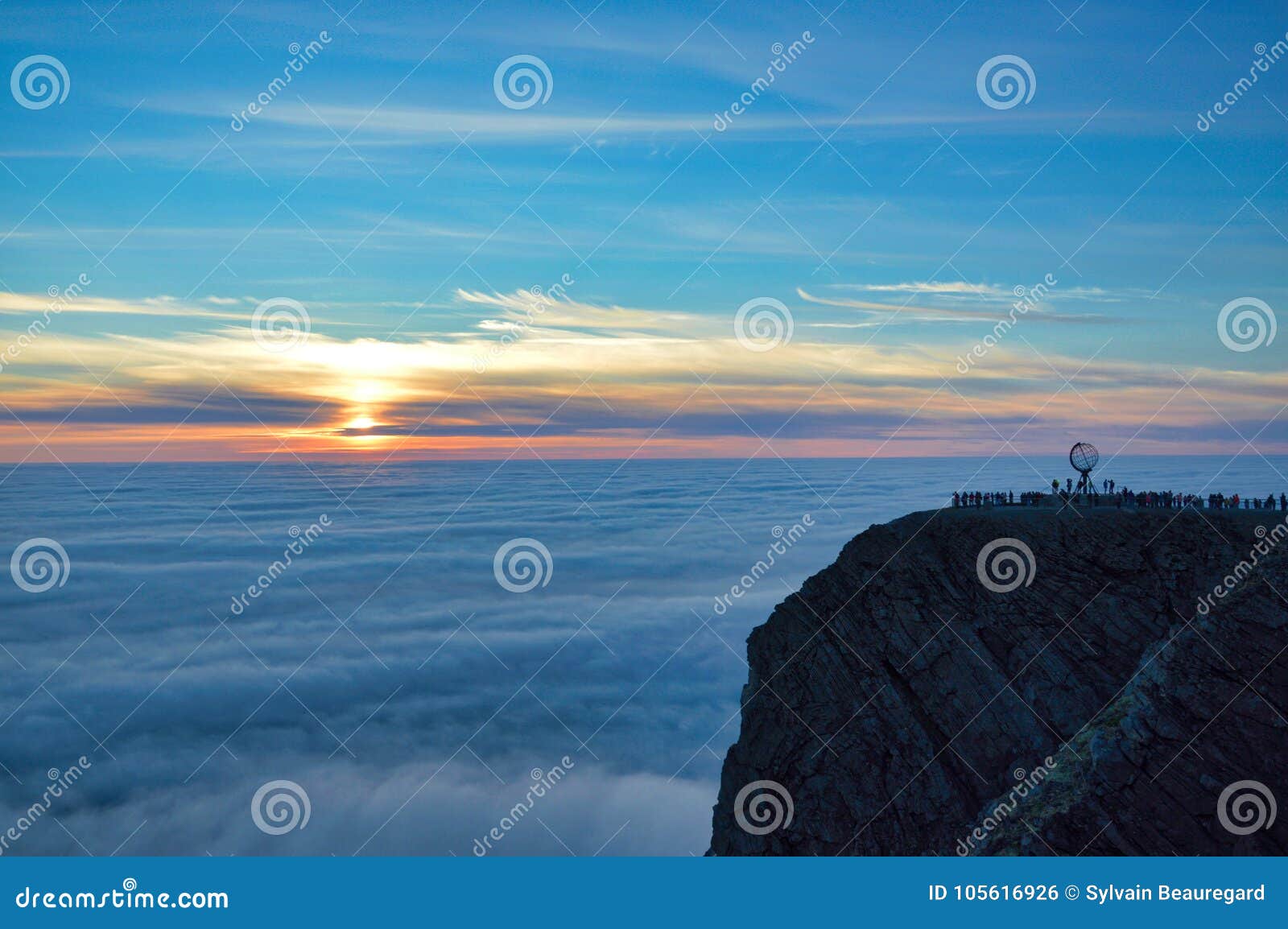 Midnight Sun at Nordkapp Norway Stock Photo - Image of outdoor, cape ...