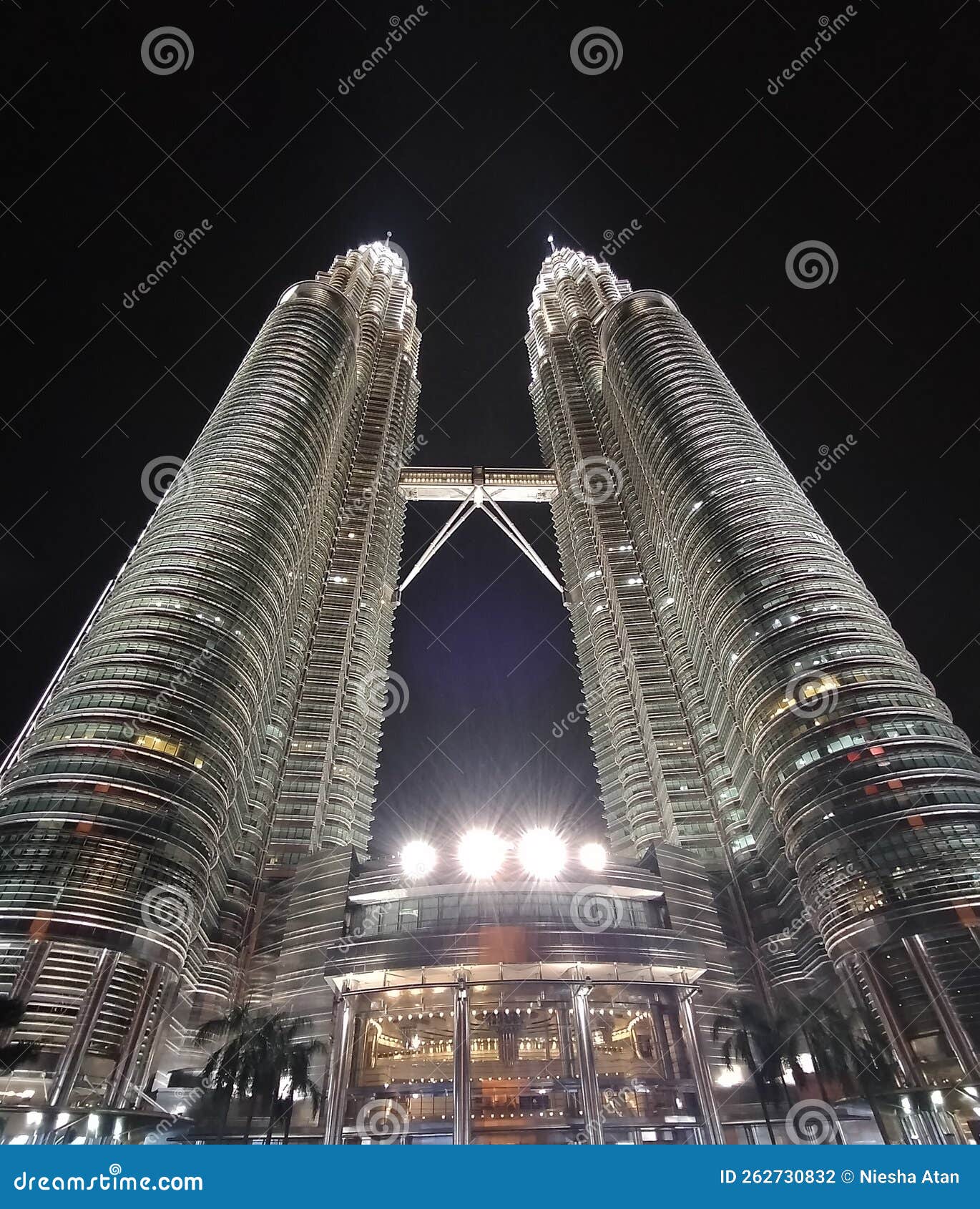 Midnight view of KLCC editorial photography. Image of skyscraper ...