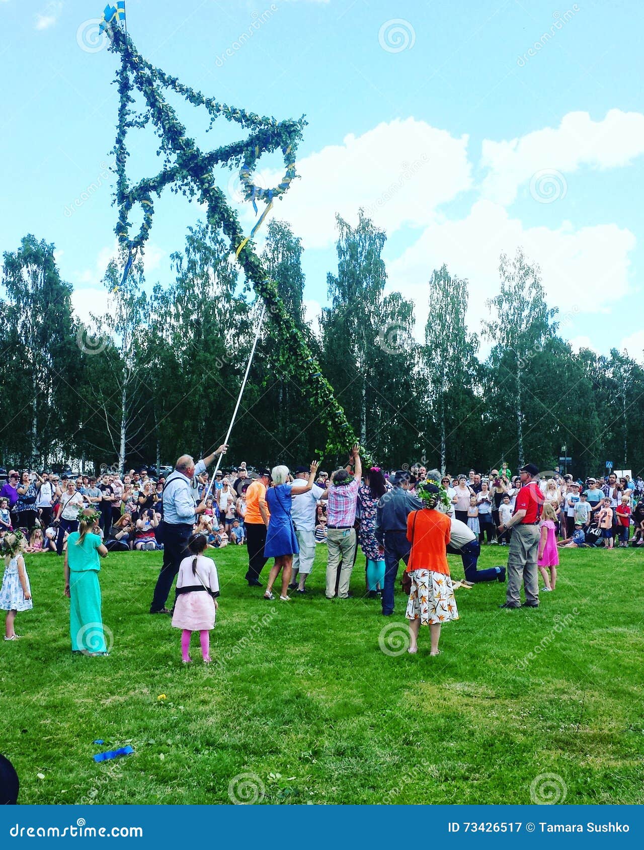 Midsommar 图库摄影片. 图片 包括有 人们, 瑞典, 活动, 天空 - 73426517