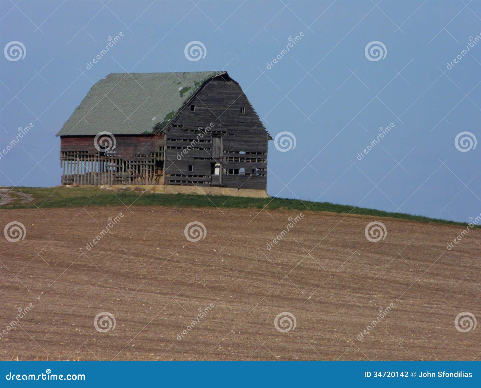 Midwestern Barn stock photo. Image of midwestern, disrepair - 34720142
