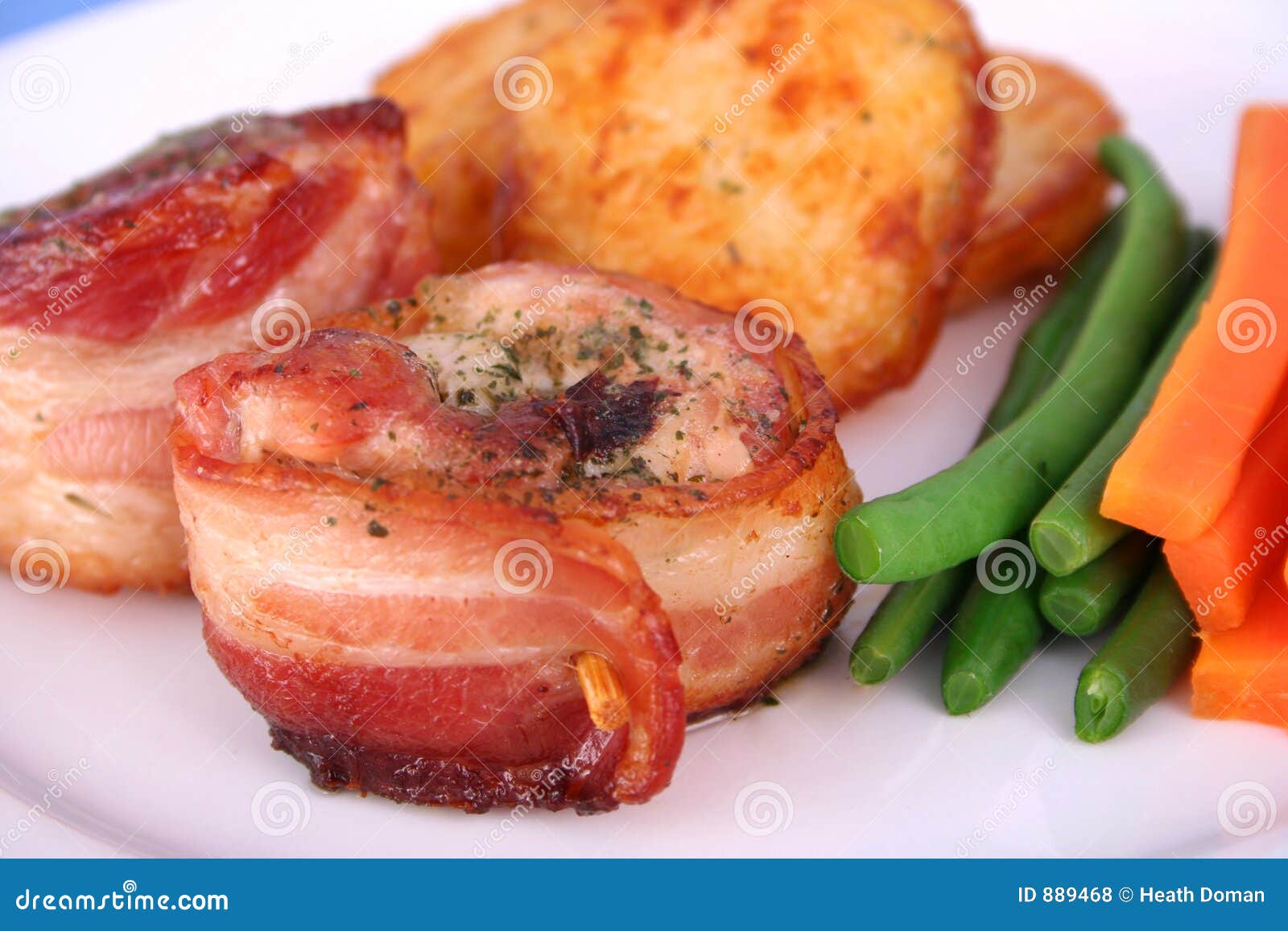 Mignon de filete del pollo foto de archivo. Imagen de familia - 889468