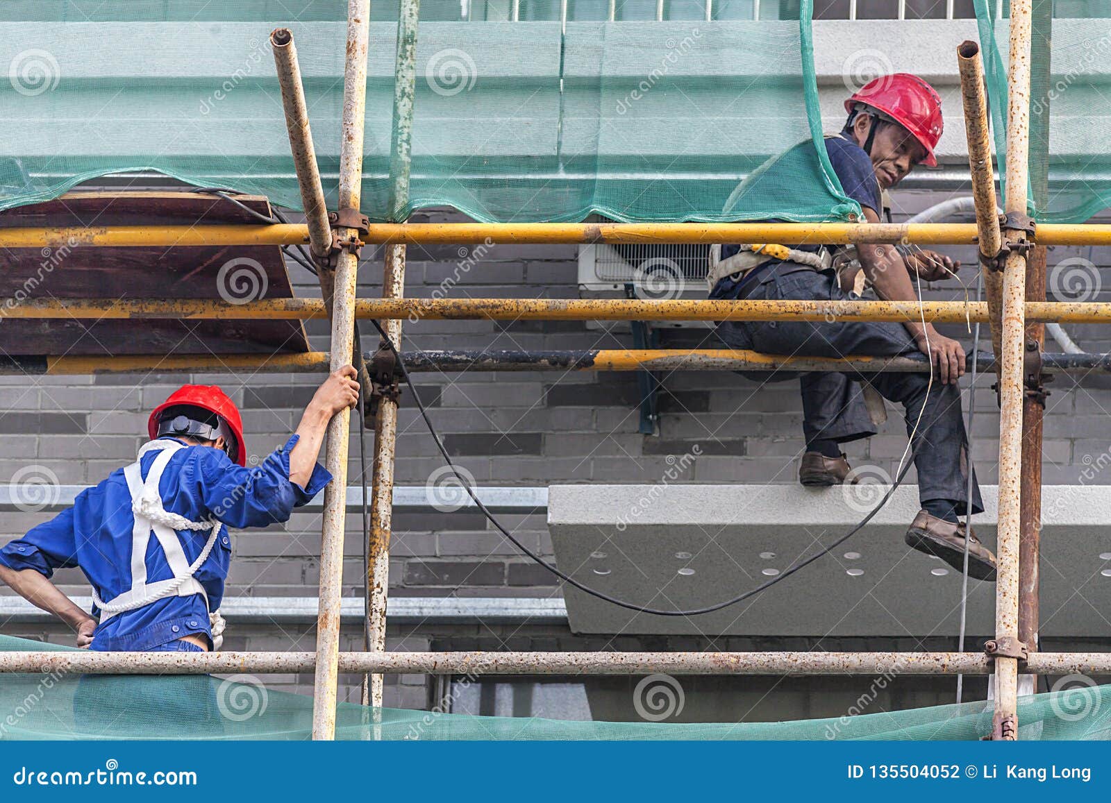 Migrant workers working editorial photography. Image of worker - 135504052