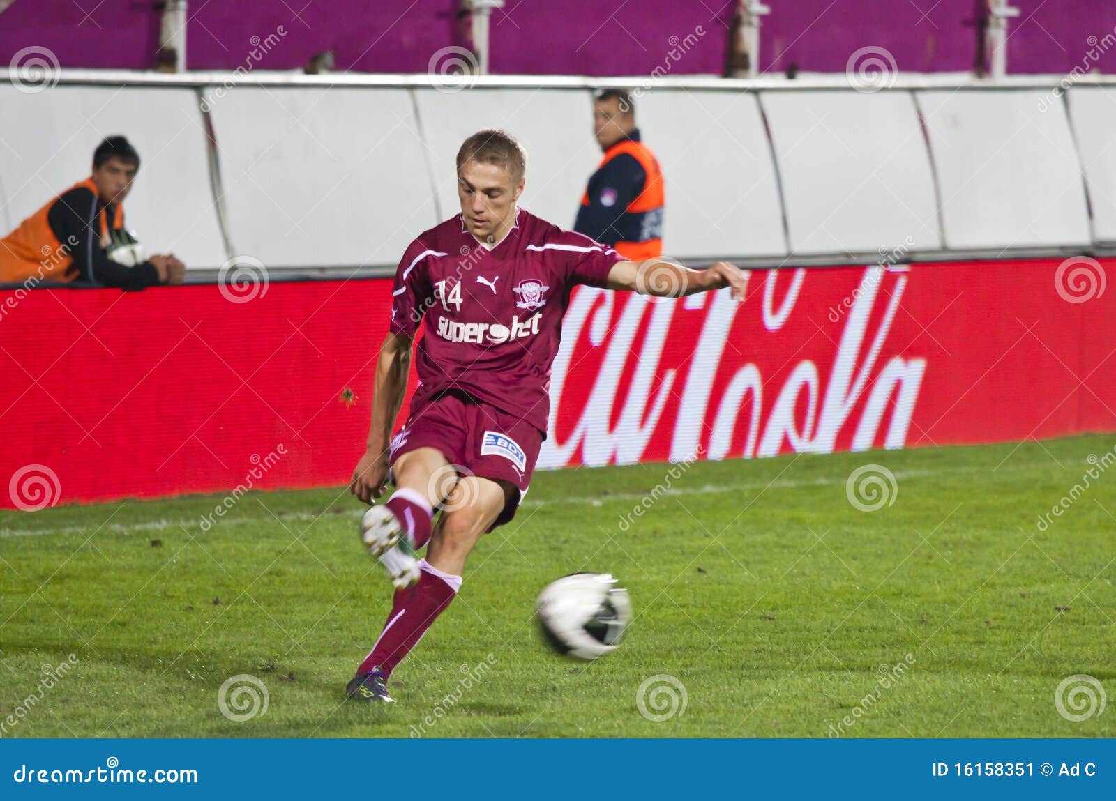 Mihai Roman Hitting the Ball Editorial Photo - Image of sport, fani ...
