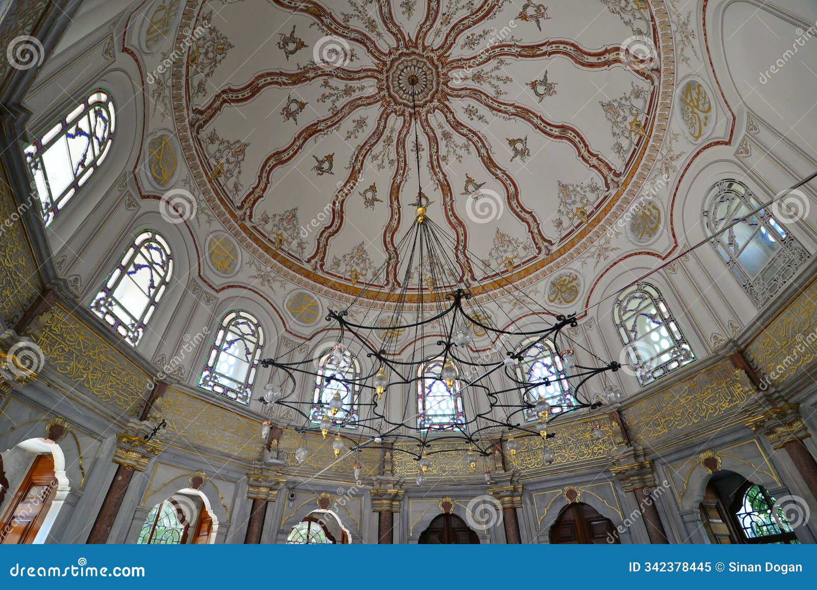 Mihrisah Valide Sultan Tomb Stock Illustration - Illustration of ...