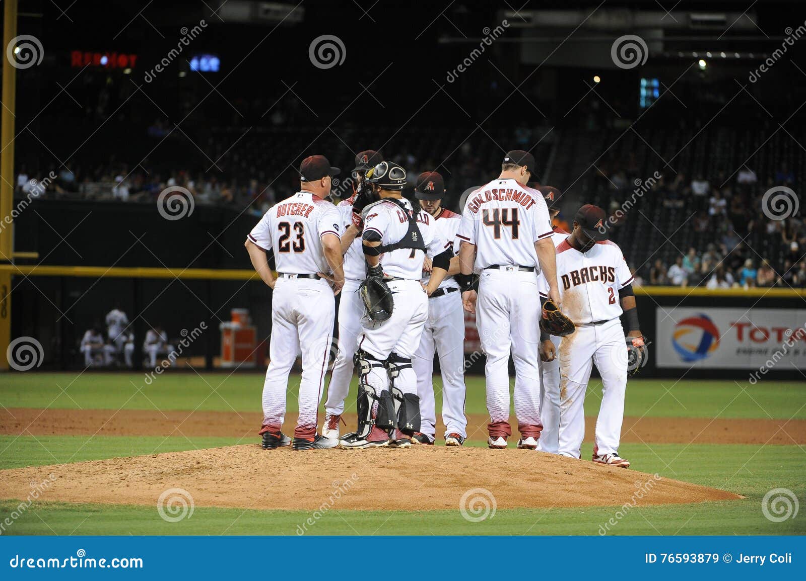 Mike Butcher editorial stock image. Image of color, pitching - 76593879