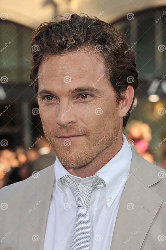 Mike Doyle editorial photo. Image of paul, lantern, featureflash - 26290451