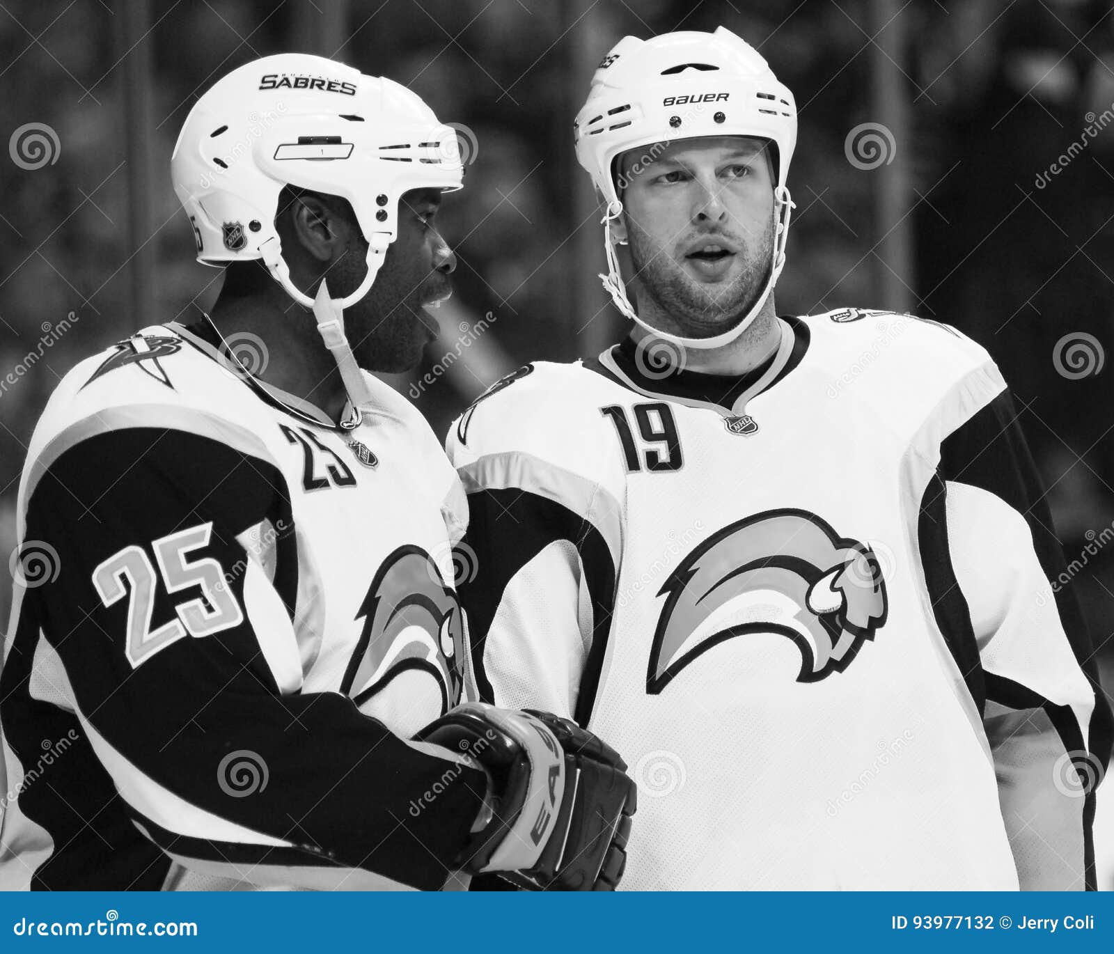 Mike Grier e Tim Connolly fotografia editorial. Imagem de camisa - 93977132