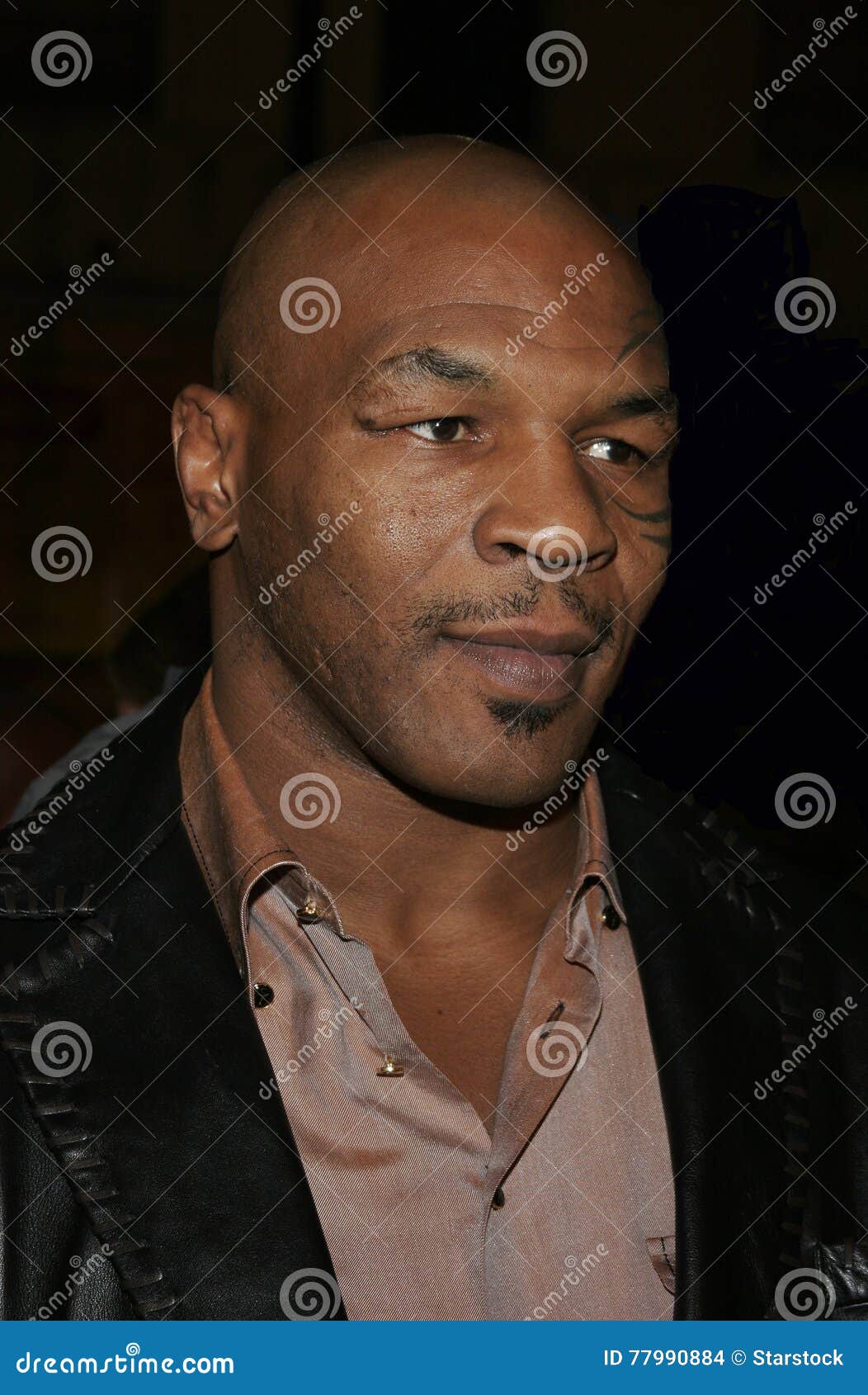 Mike Tyson image stock éditorial. Image du microphone - 77990884