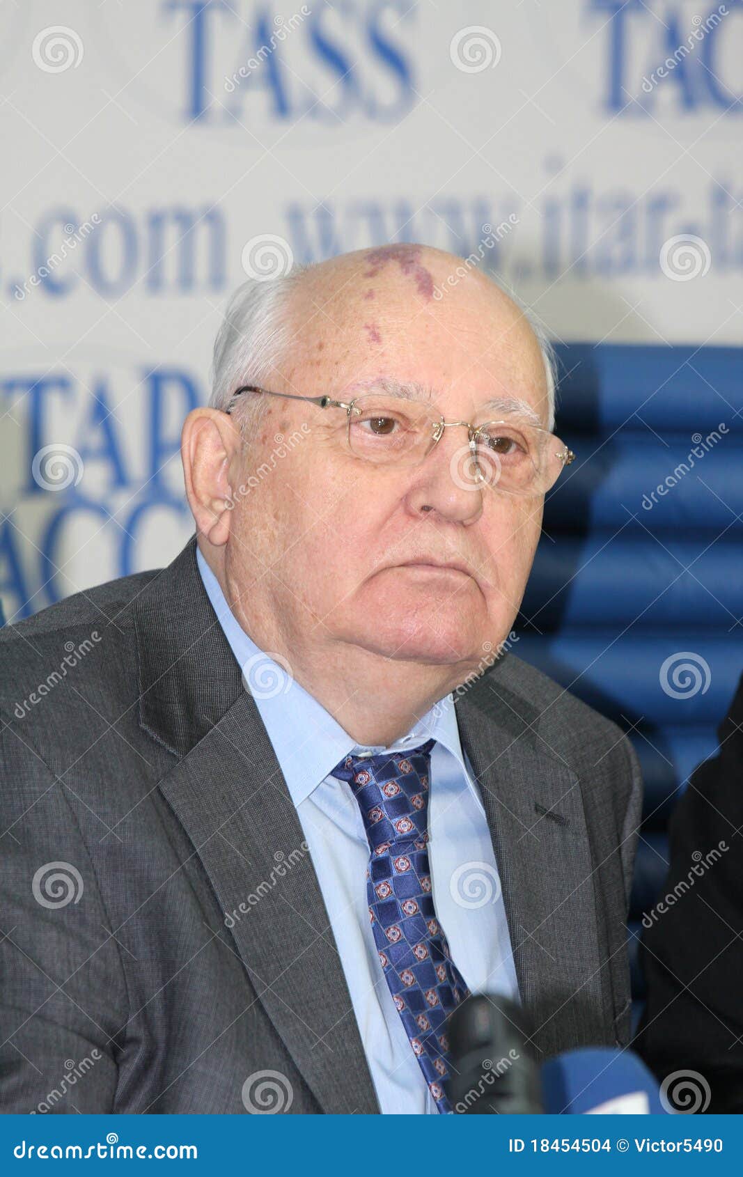 Mikhail Gorbachev. editorial stock image. Image of conversation - 18454504