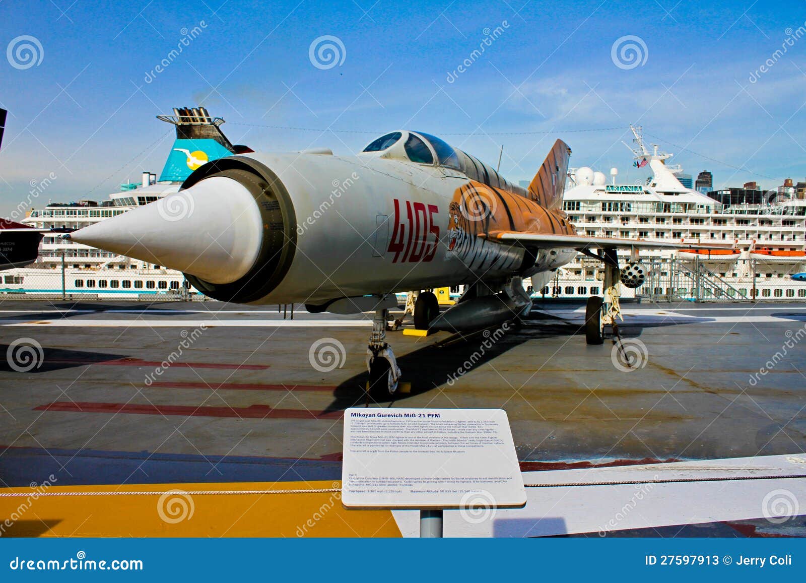 Mikoyan Gurevich MiG-21 PFM Redaktionelles Stockfoto - Bild von luft ...