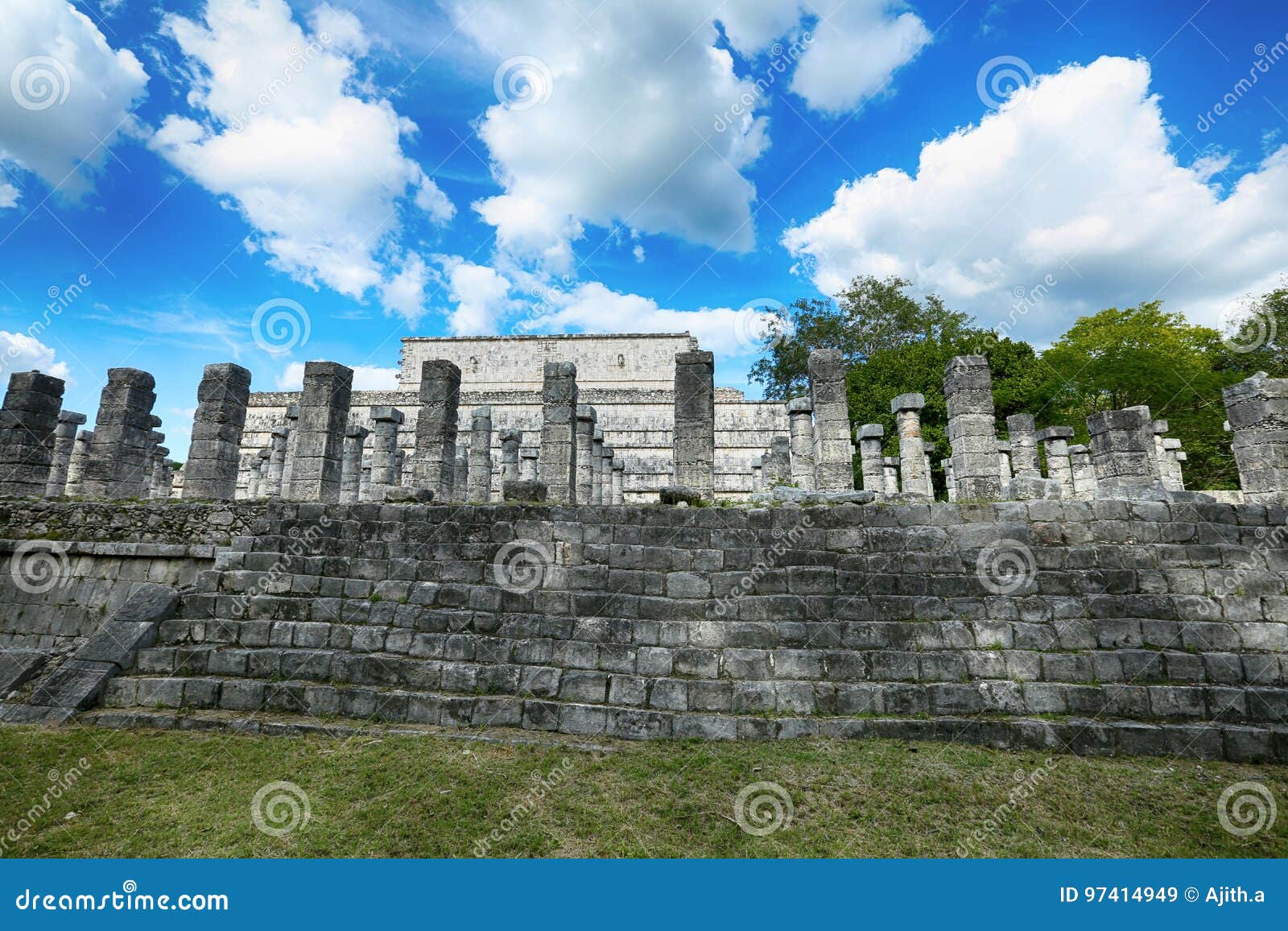 Mil Columnas Ruins at Chichen Itza Stock Image - Image of civilization ...