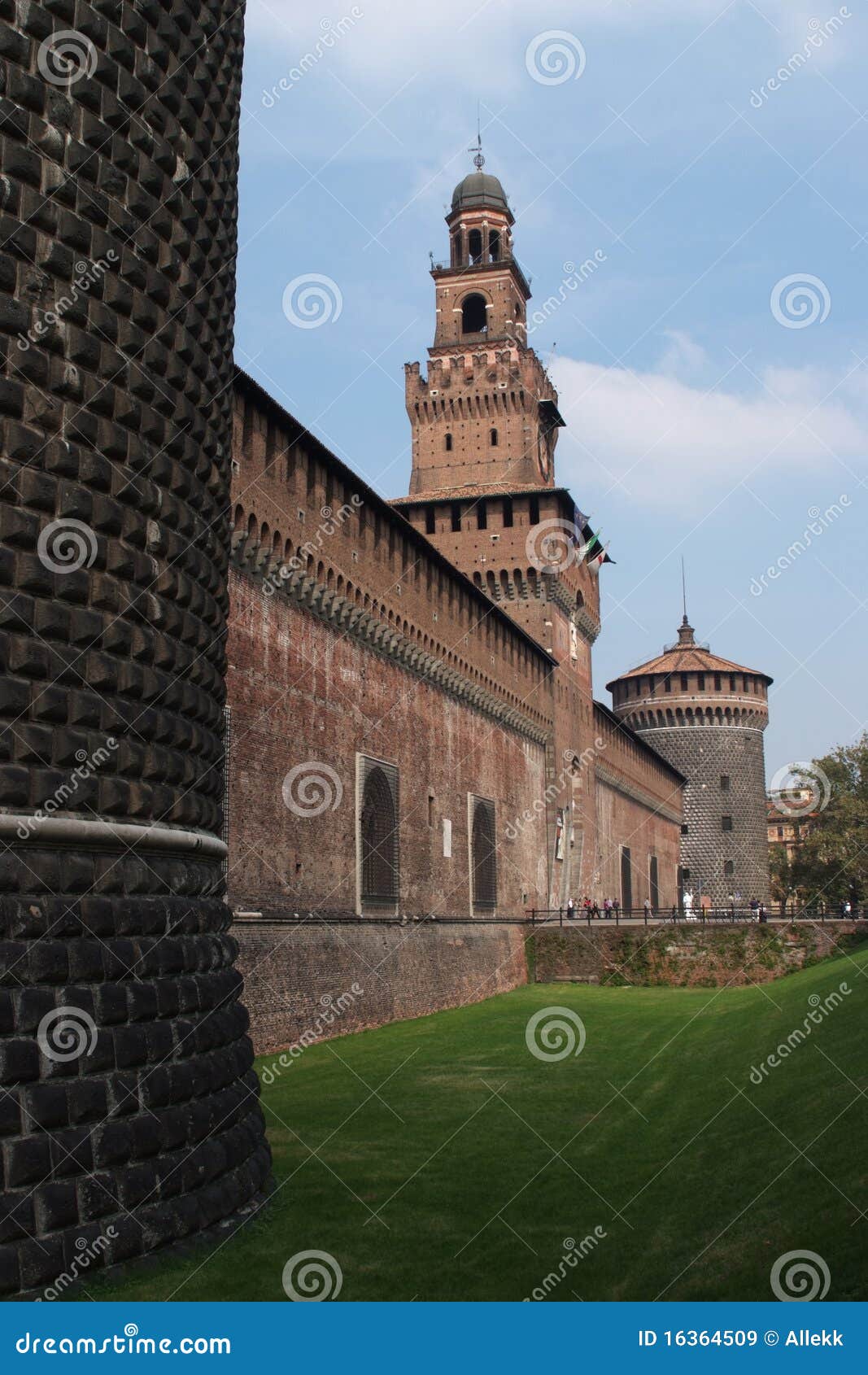 Milan Castle stock image. Image of architecture, lamp - 16364509