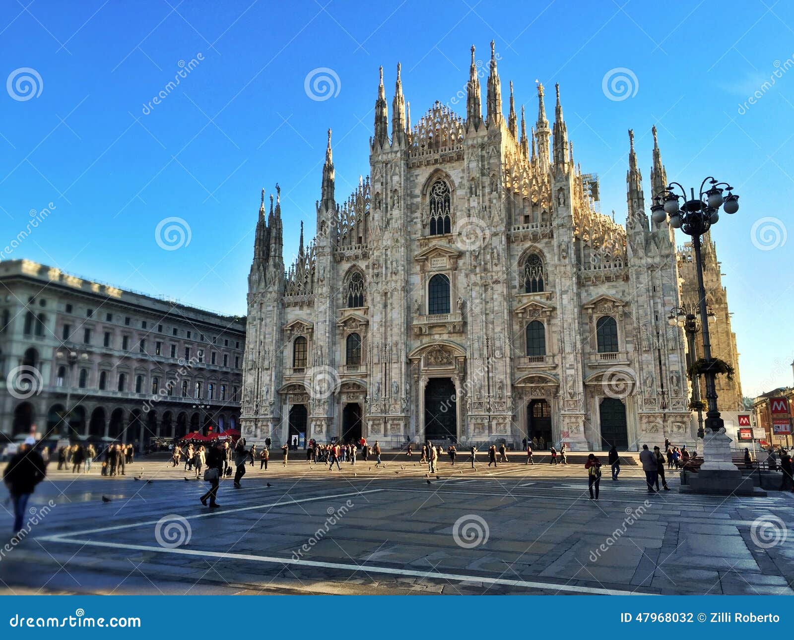 Milan Cathedral editorial photography. Image of square - 47968032